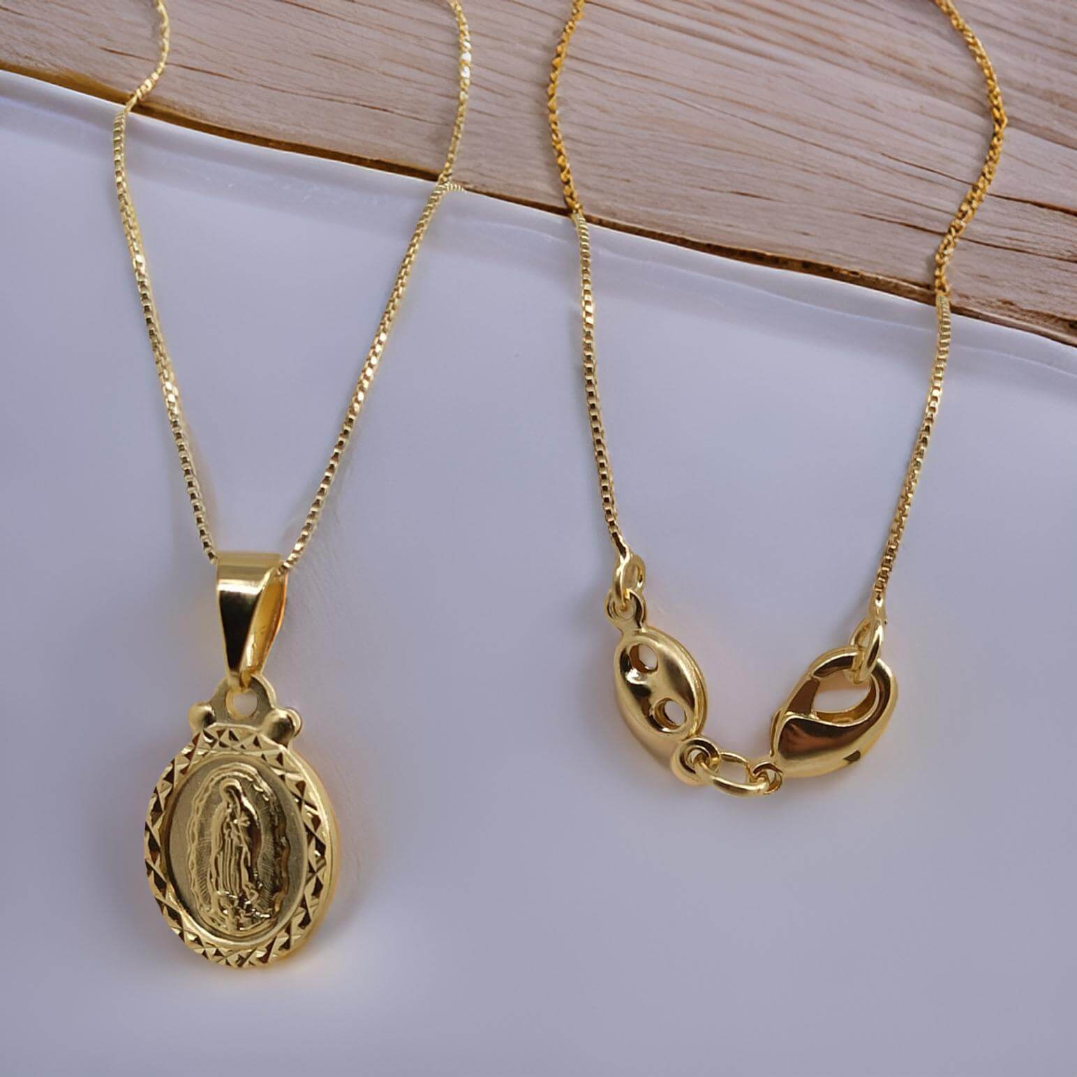Cadena con Dije Guadalupe